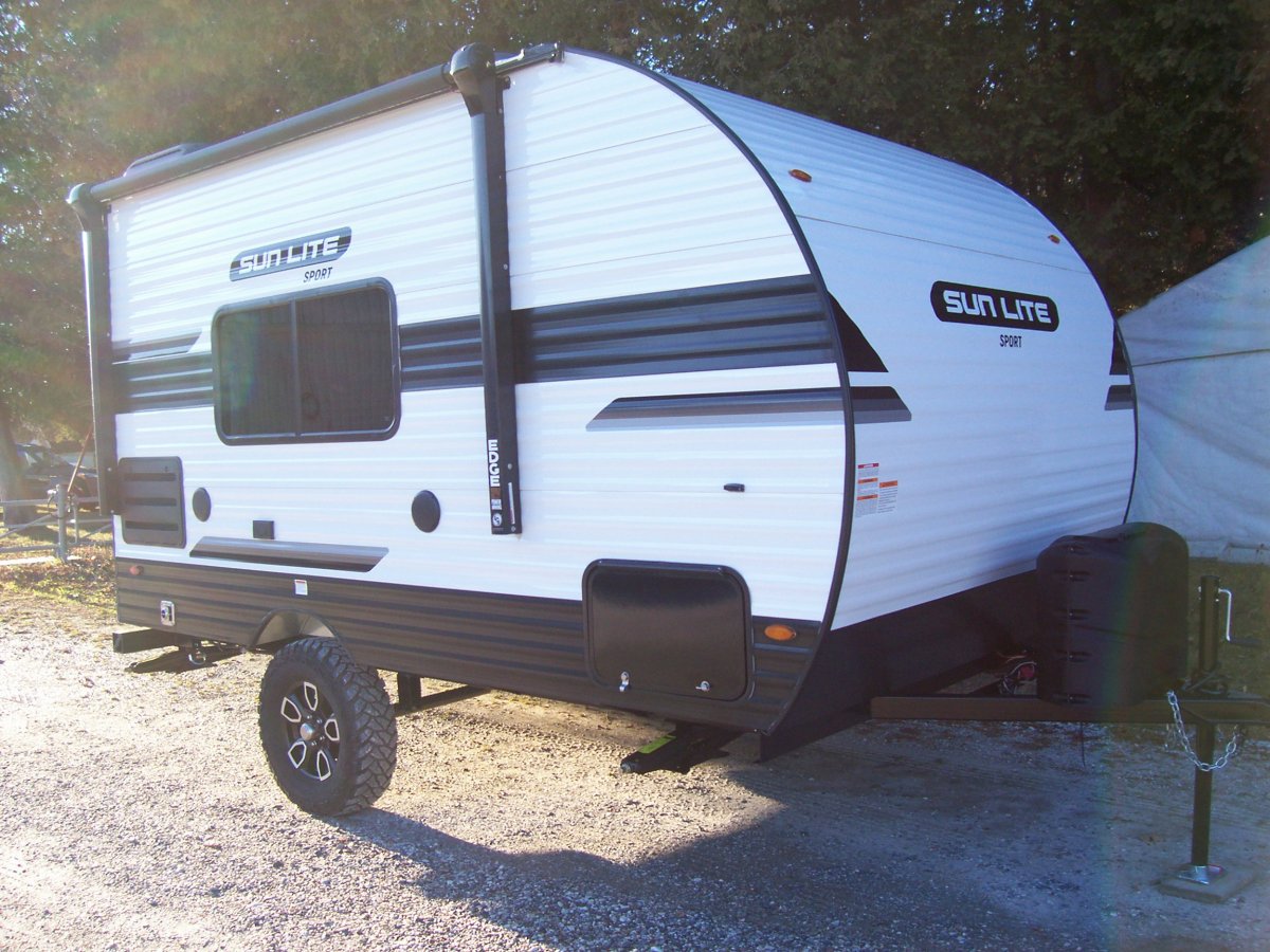 Sunset Park - Sun Lite 16BH -2022 - Vic Roulan - Roulottes et roulottes ...